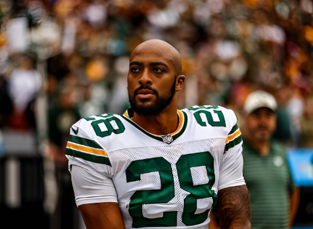 All About AJ Dillon Net Worth, Wife, Parents & College Life ...