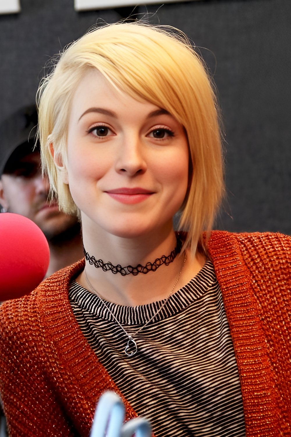 12 Modern Chin-Length Blunt Cuts for 2025 » EntrepreneurMindz